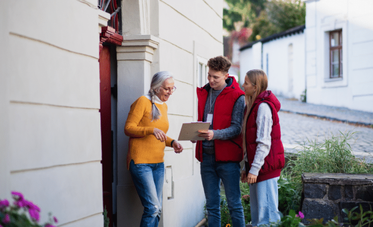 What Is Field Sales? Strategies And Tips | Sales Focus